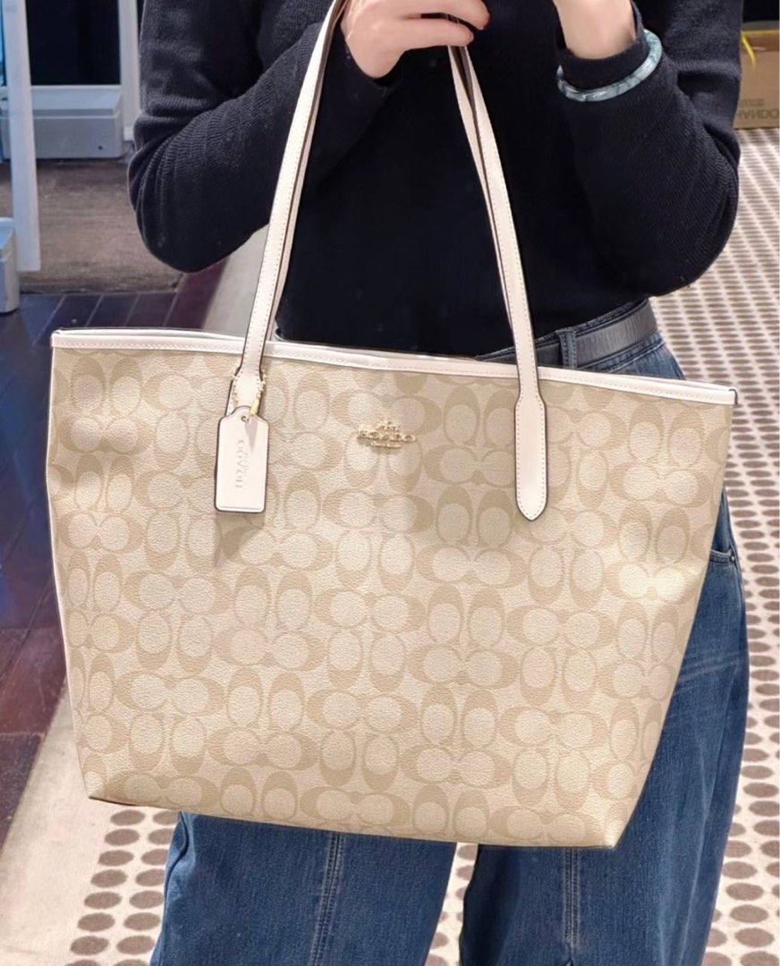 Coach city tote 33 tote bag, Women's Fashion, Bags & Wallets, Tote Bags ...