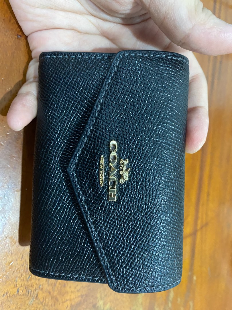 Coach wallet, Women's Fashion, Bags & Wallets, Wallets & Card holders ...