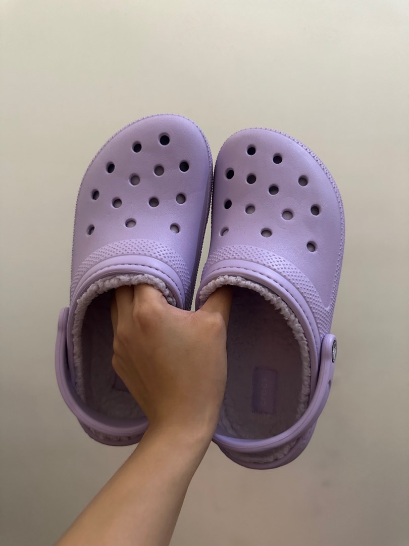 Crocs Classic Fuzz Lined Clog, Women's Fashion, Footwear, Slippers and slides on Carousell