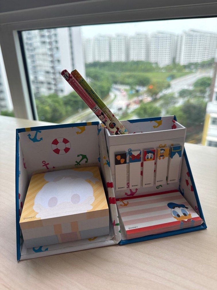 Disney Post it box with pen holder - Donald Duck, Hobbies & Toys ...