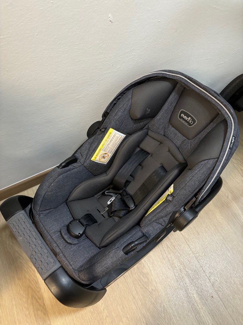 Evenflo pivot xpand, Babies & Kids, Going Out, Strollers on Carousell