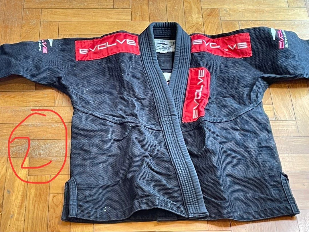 Evolve MMA attire for BJJ and Muai Thai boxing gloves, Sports Equipment ...