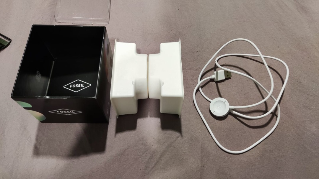 Fossil Smartwatch Gen 6 Black with Army Velcro Strap, Fesyen Pria, Jam ...