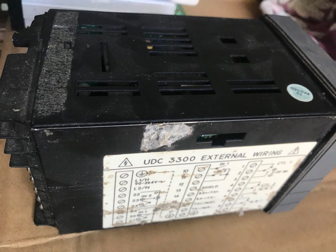 Honeywell Udc 3300 temperature controller, Commercial & Industrial ...