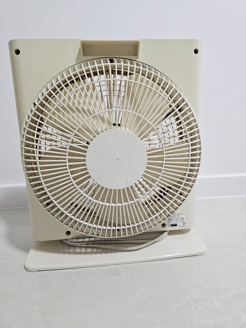 KDK box fan with yuragi, Furniture & Home Living, Lighting & Fans, Fans ...