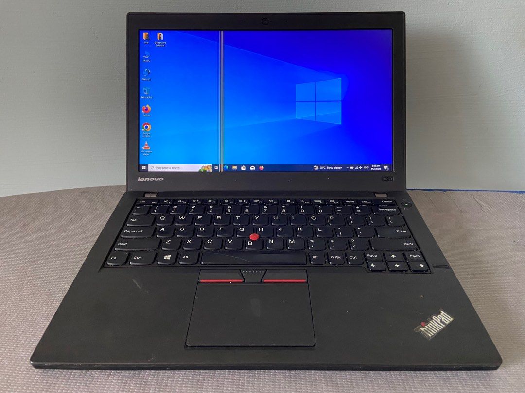 Lenovo ThinkPad x250 with Vertical Line on Screen, Computers & Tech ...