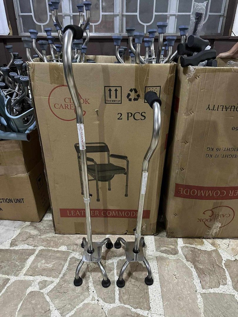 Quad cane curve, Beauty & Personal Care, Foot Care on Carousell