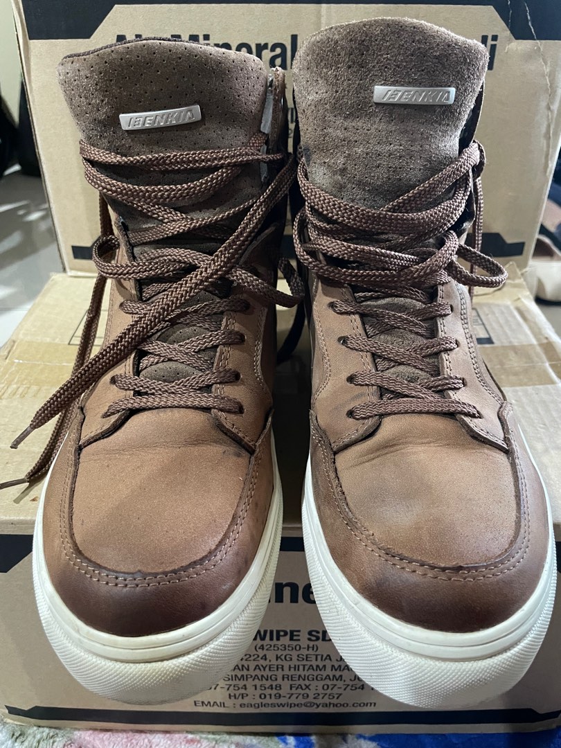 Riding shoe, Men's Fashion, Footwear, Boots on Carousell