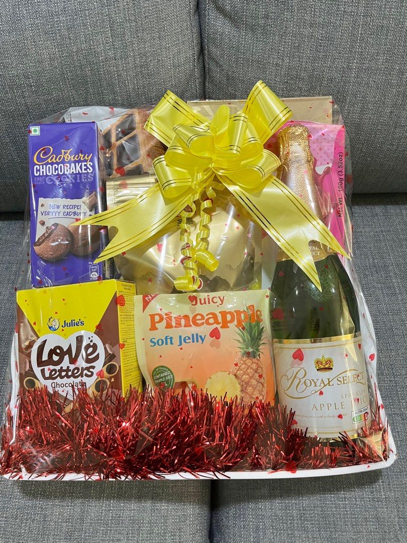 Simple Chinese New Year Gift Hampers include msg card , Food & Drinks ...