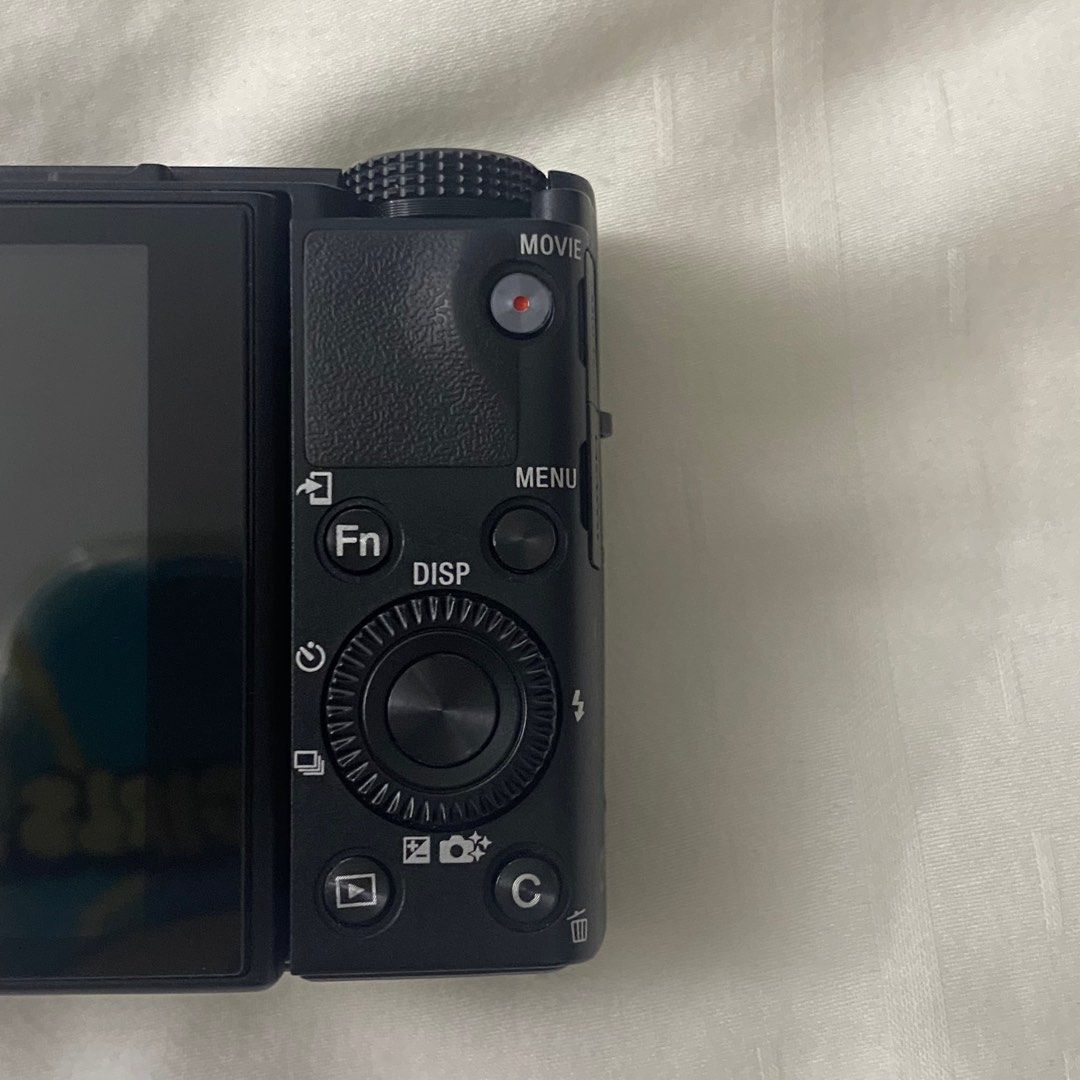 Sony RX100 IV (M4) Cybershot + extras, Photography, Cameras on Carousell