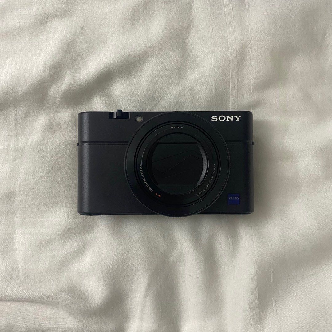 Sony RX100 IV (M4) Cybershot + extras, Photography, Cameras on Carousell