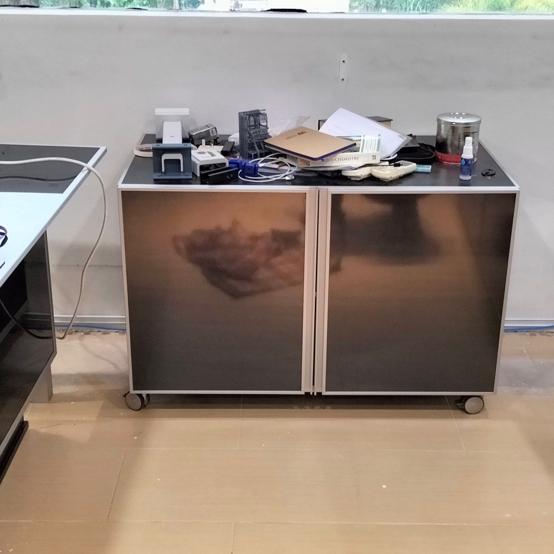 Sticker meja dan kabinet, Furniture & Home Living, Kitchenware ...