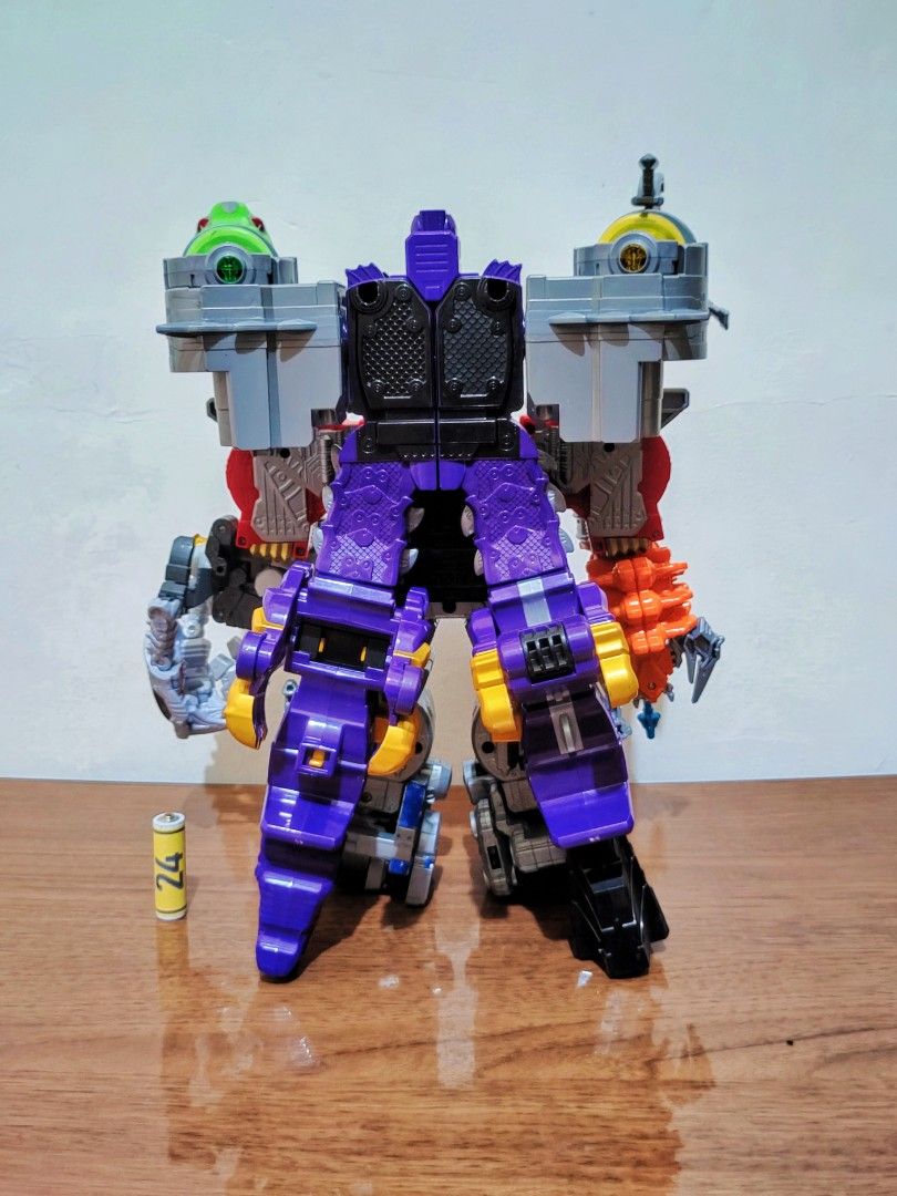 Uchu Sentai Kyuranger's DX Gattai Ryutei Kyuren-Oh, Hobbies & Toys ...