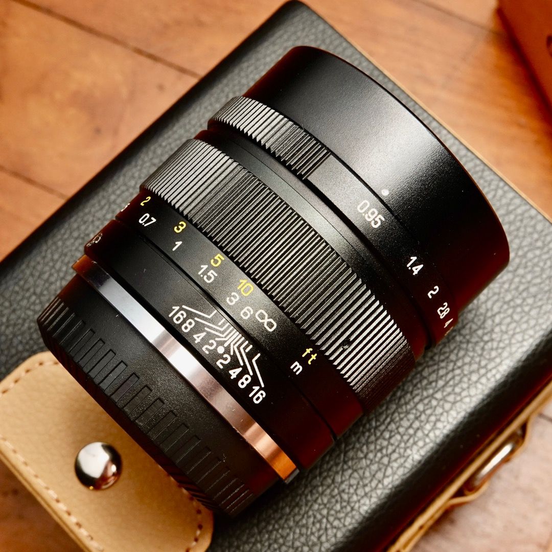 Zhongyi Mitakon 35mm f0.95 Mark II Speedmaster lens (Fuji X mount ...