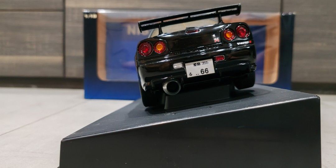 1/18 Customised Autoart Nissan Skyline R34 GTR V-Spec 2 (Black Pearl ...