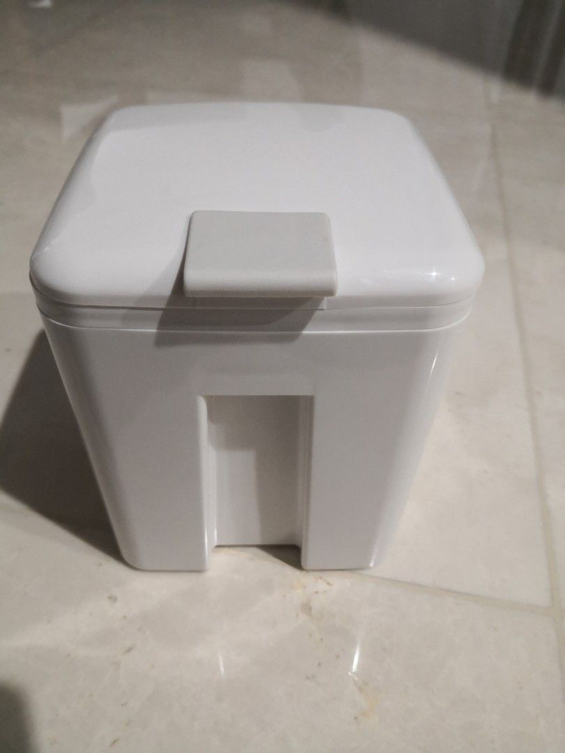 レック LEC plastic toilet bin (sanitary/toilet pot), Furniture & Home ...