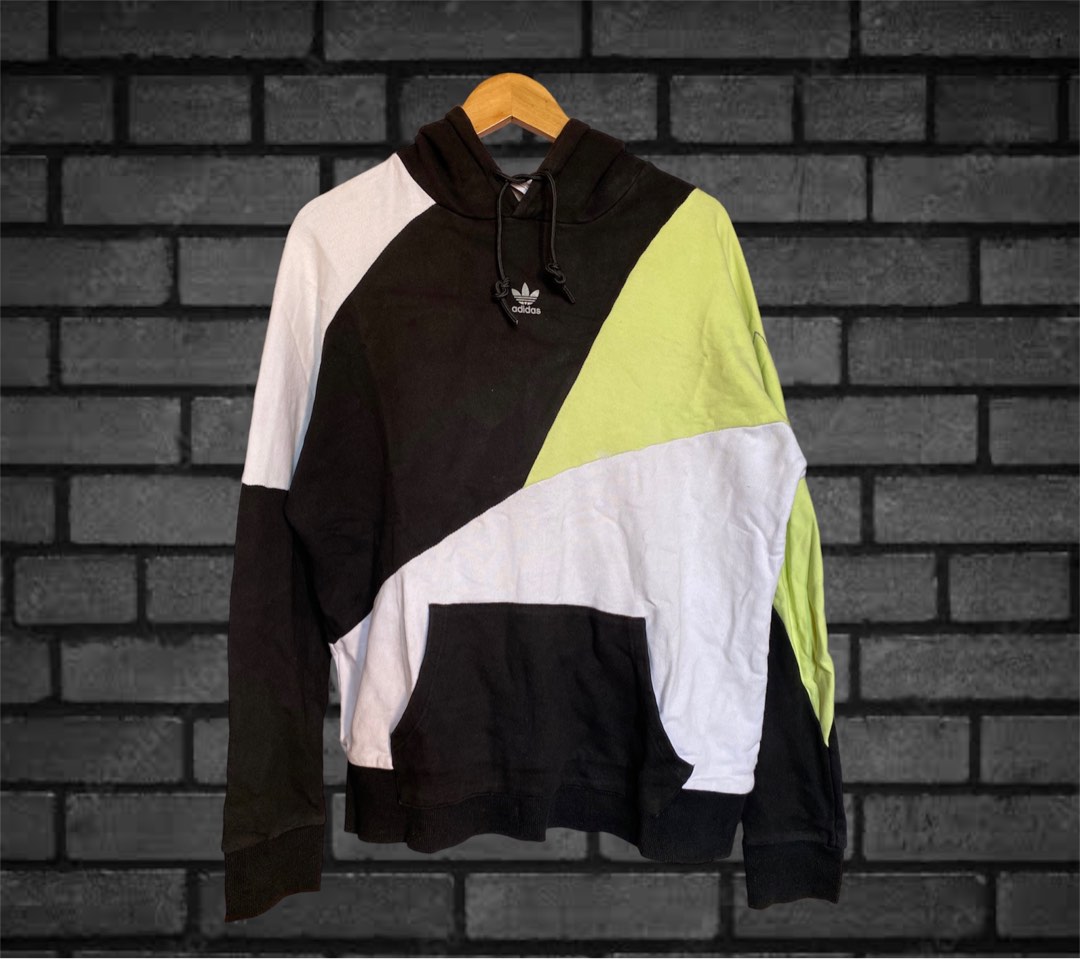 adidas tri tone, Men's Fashion, Coats, Jackets and Outerwear on Carousell