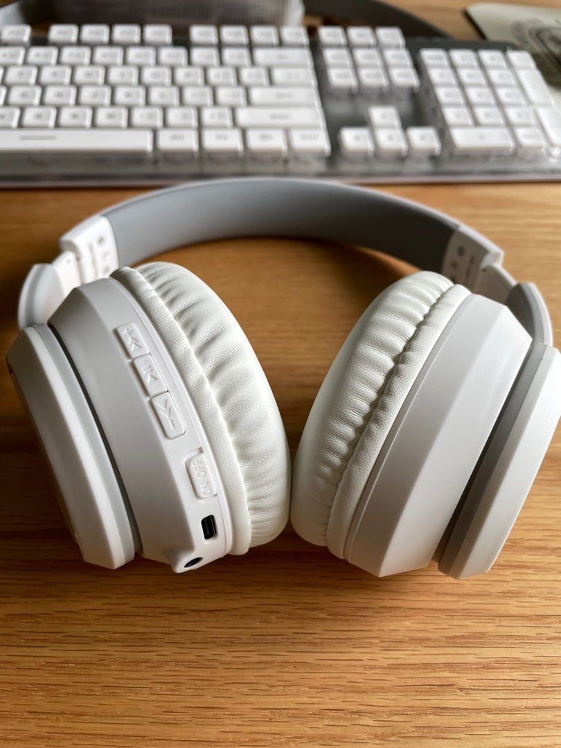 Adol Wireless Earbuds, Audio, Headphones & Headsets on Carousell