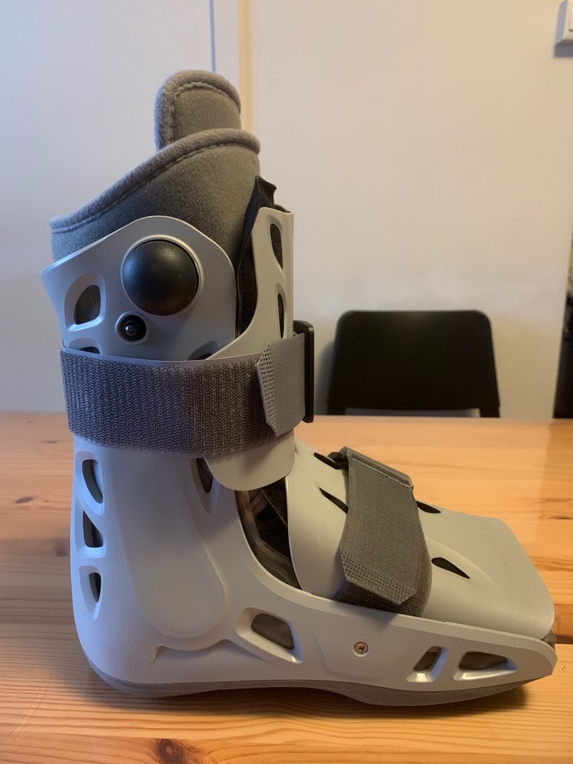 Aircast boot L size air pump, Health & Nutrition, Assistive ...