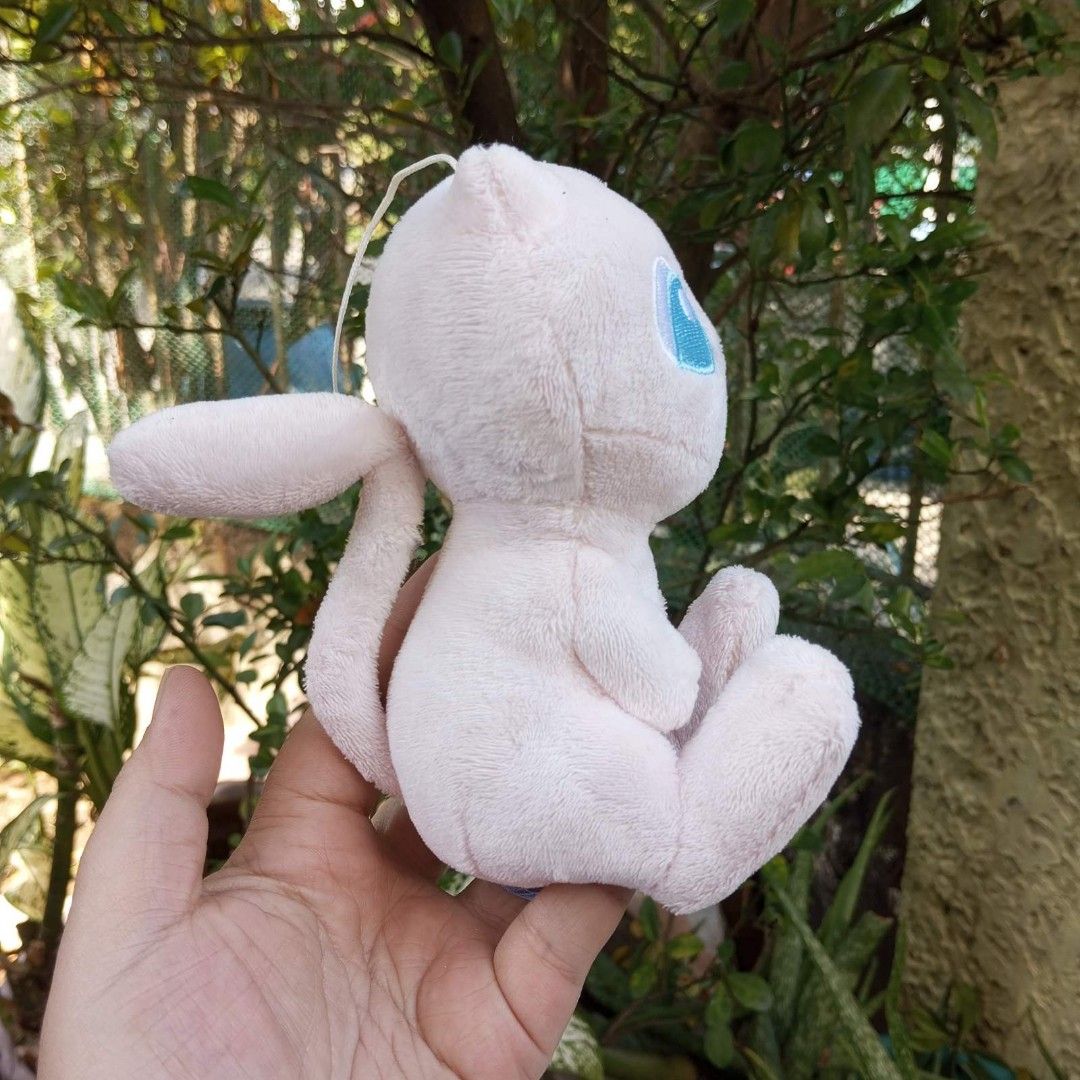 BANPRESTO Pokemon Mew Wink Plush Toy, Hobbies & Toys, Toys & Games on ...