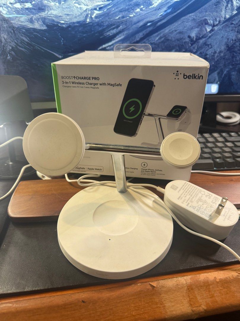 Belkin Boost Charge Pro 3 in 1 Wireless Magsafe Charger, Mobile Phones ...