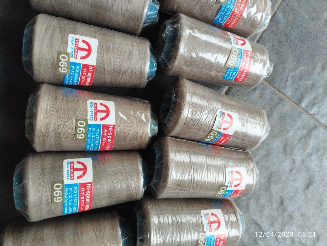 Benang jahit 40/2 toyolon 5000 yard 41 cones, Desain & Kerajinan Tangan ...