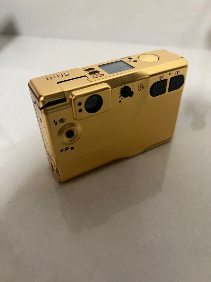 Canon IXUS 240 Gold, Photography, Cameras on Carousell
