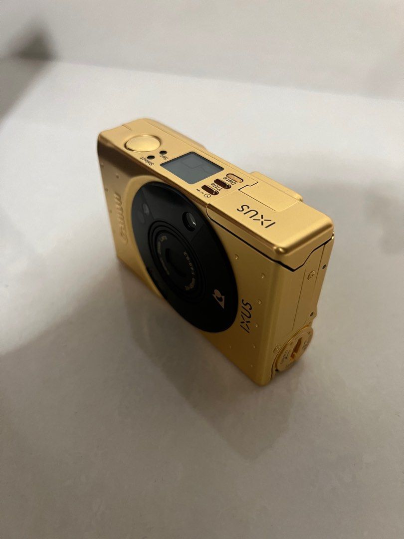 Canon IXUS 240 Gold, Photography, Cameras on Carousell