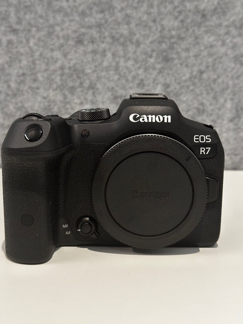 Canon R7 body with box, Photography, Cameras on Carousell