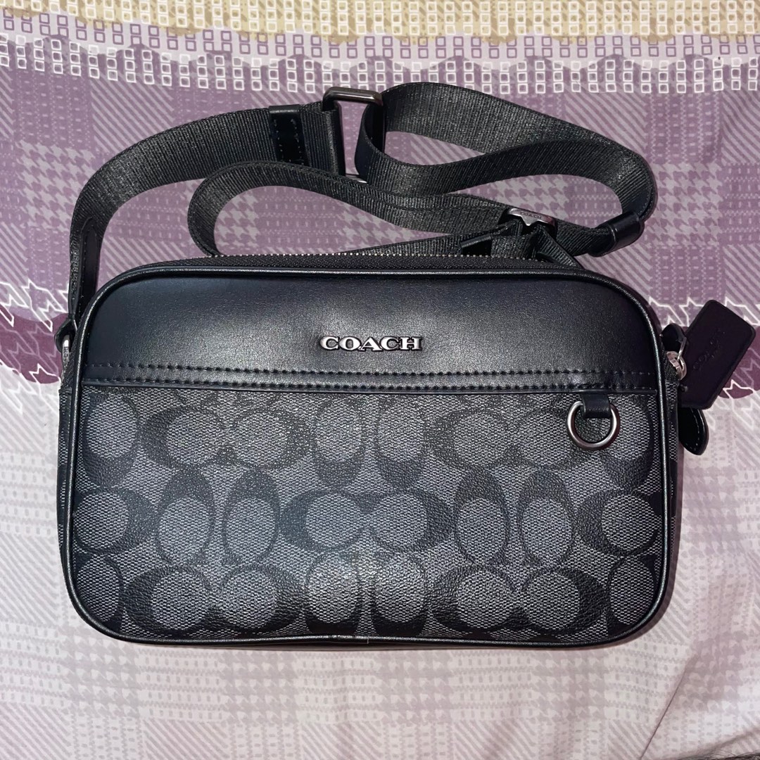 Coach Graham Crossbody Bag, Luxury, Bags & Wallets on Carousell