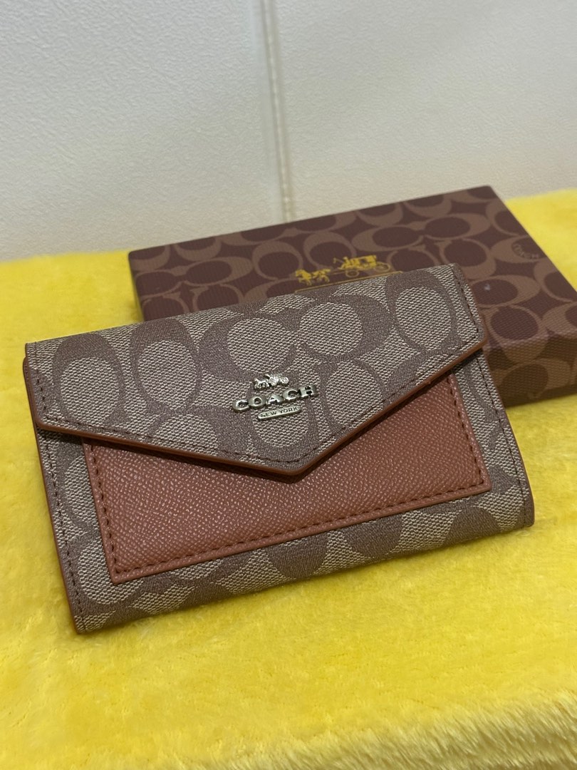 Coach Wallet, Women's Fashion, Bags & Wallets, Wallets & Card holders ...
