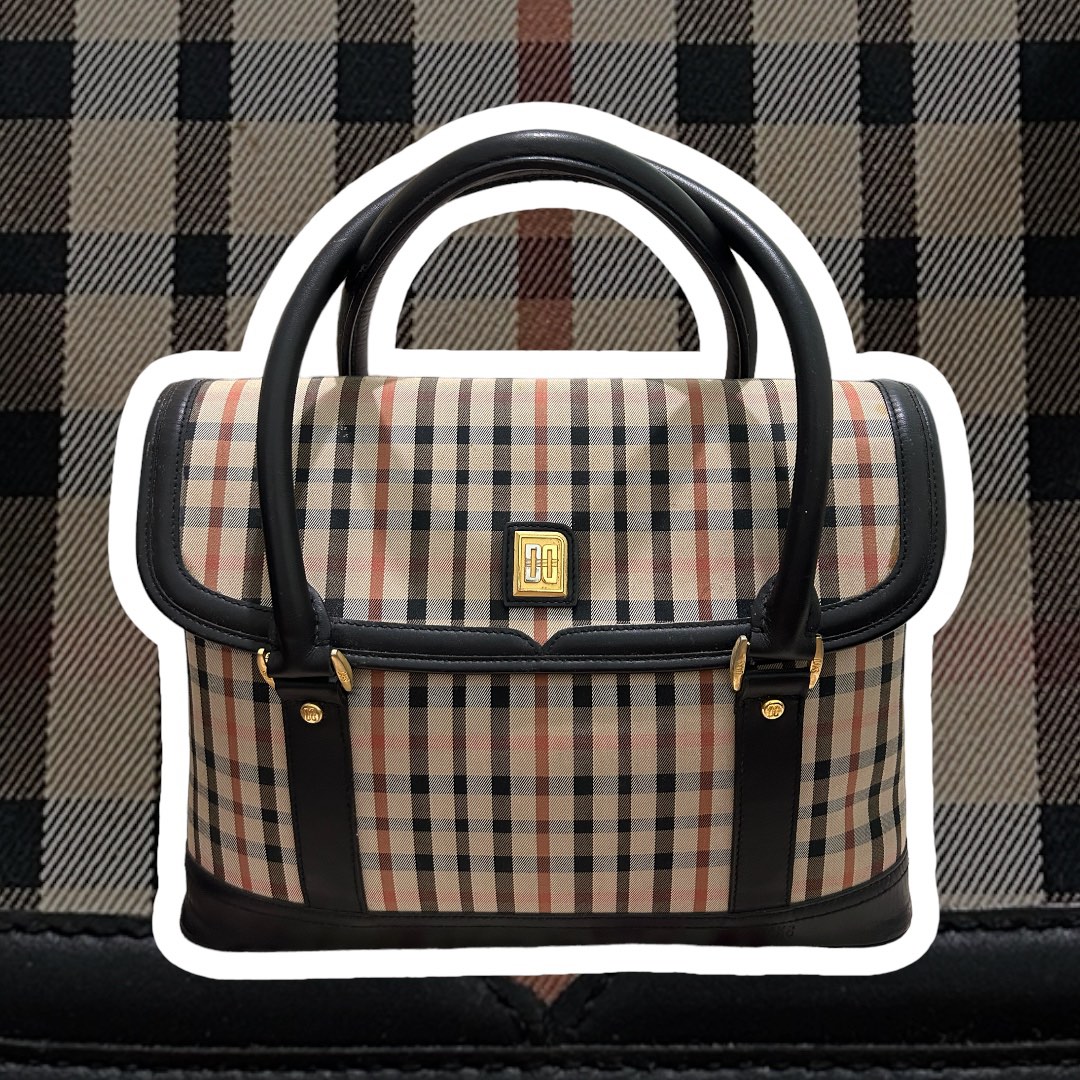 DAKS HandBag, Women's Fashion, Bags & Wallets, Shoulder Bags on Carousell