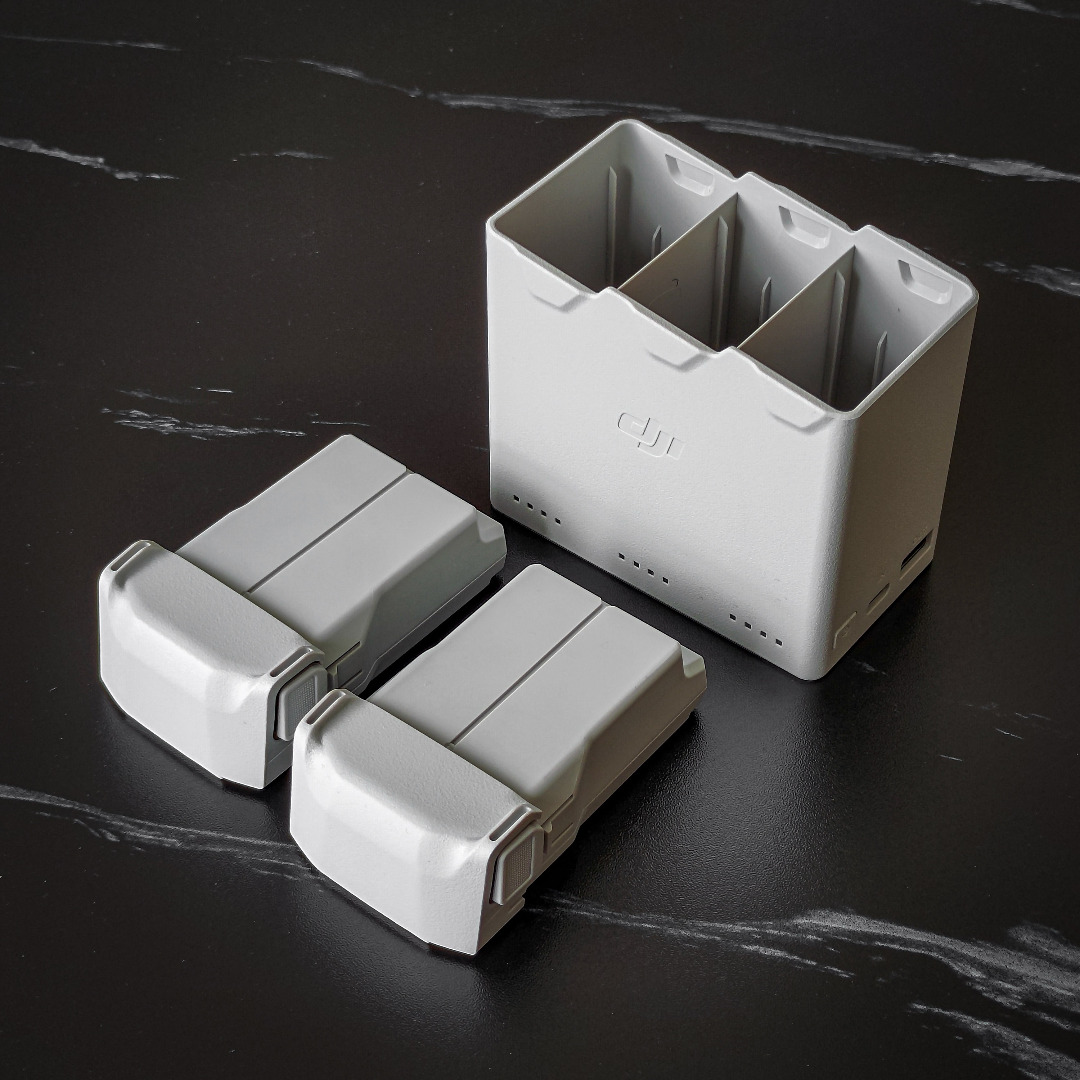 DJI Mini 3 Pro (2x) Batteries and Battery Pack, Photography, Drones on ...