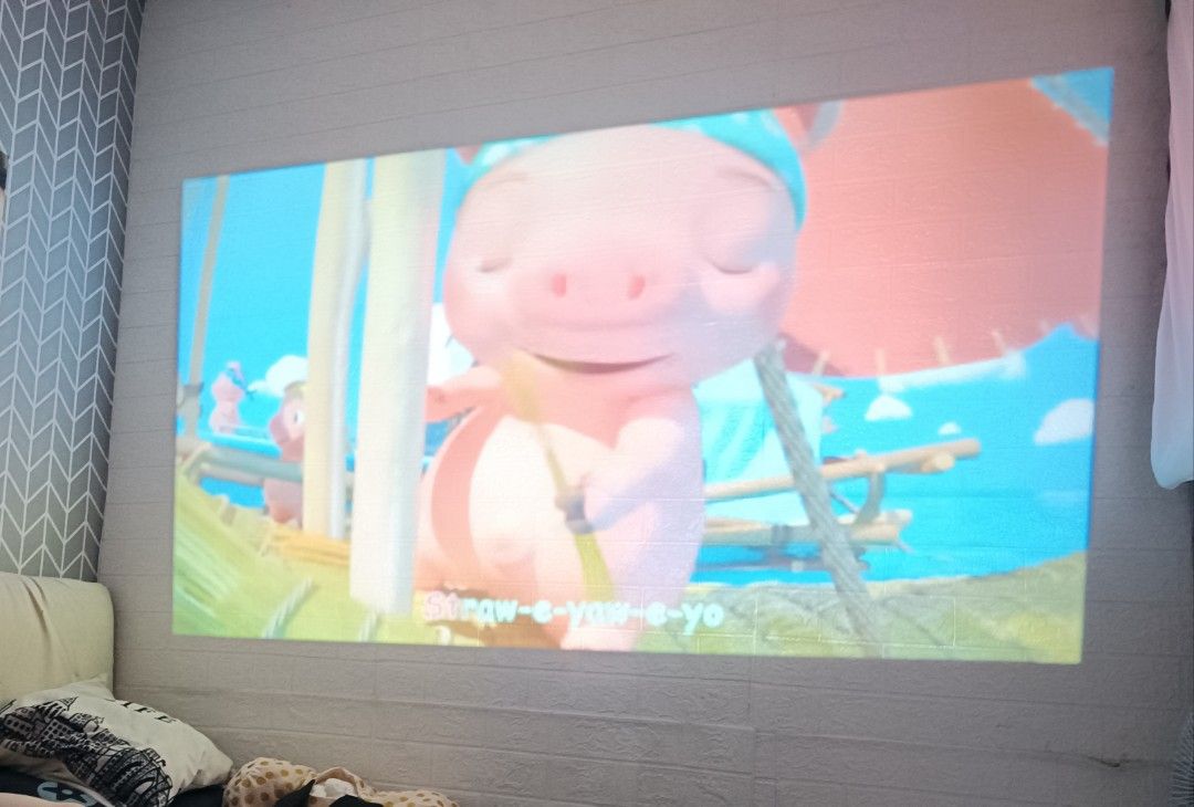 Eroc Magic Pro Mini Projector, TV & Home Appliances, TV & Entertainment ...