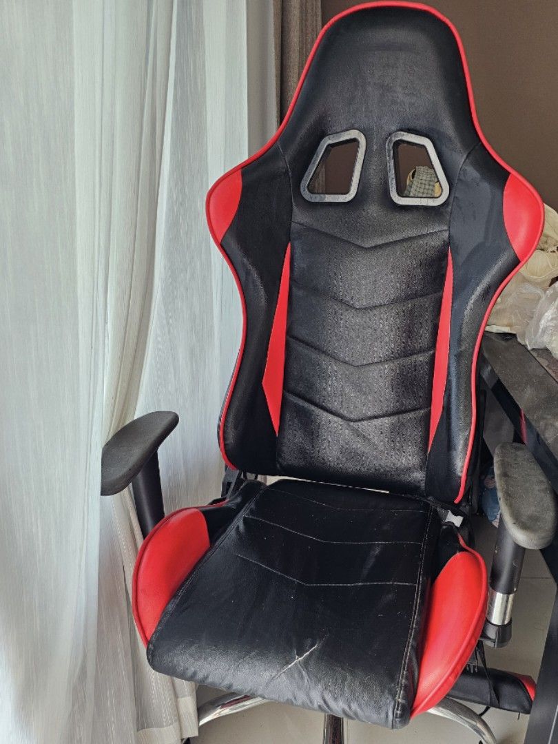 Gaming Chair, Furniture & Home Living, Furniture, Chairs on Carousell