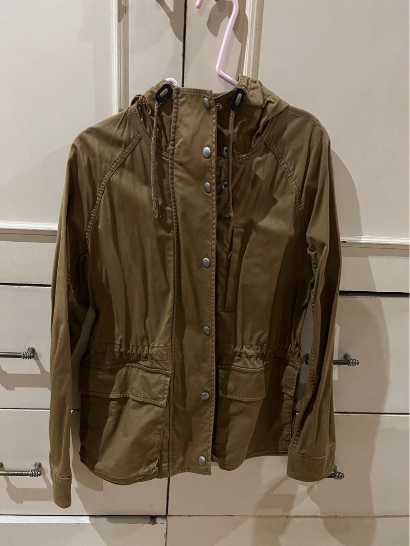 Gap Cargo Jacket - S, Women's Fashion, Coats, Jackets and Outerwear on Carousell