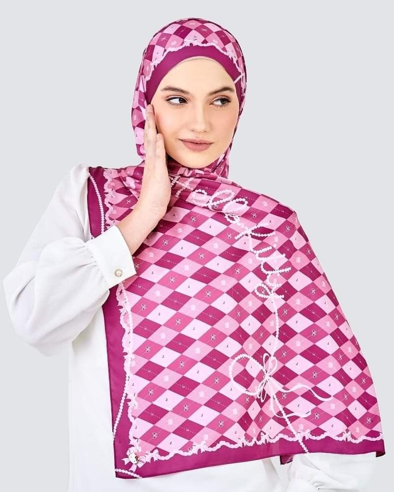 Hello kitty shawl, Women's Fashion, Muslimah Fashion, Hijabs on Carousell