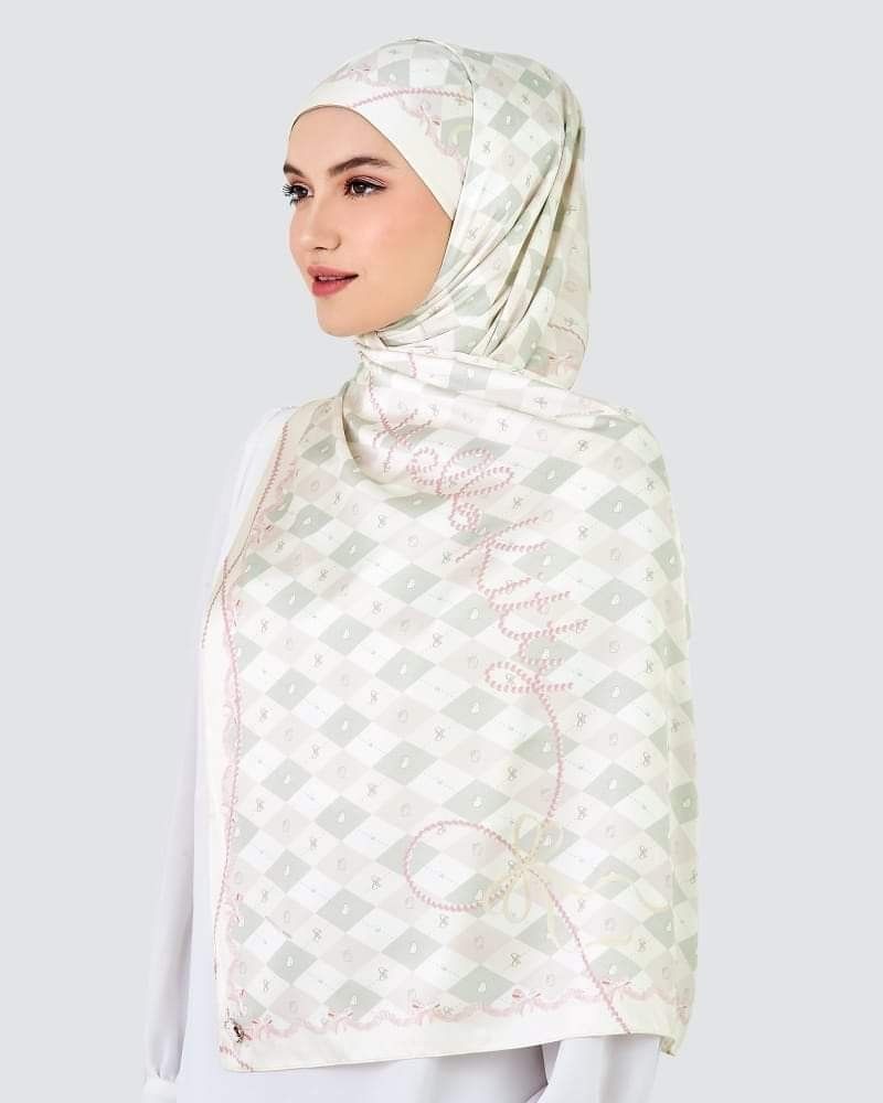 Hello kitty shawl, Women's Fashion, Muslimah Fashion, Hijabs on Carousell