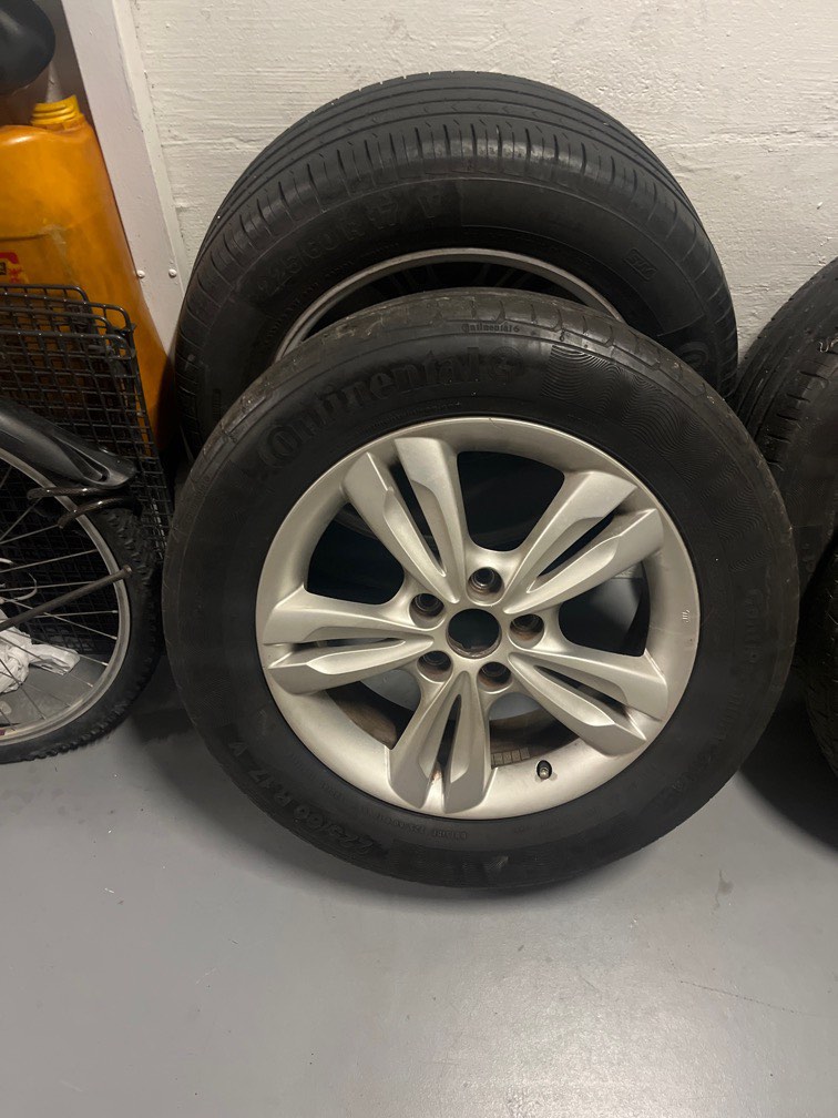 Hyundai Tucson Stock Rims, Car Accessories, Tyres & Rims on Carousell