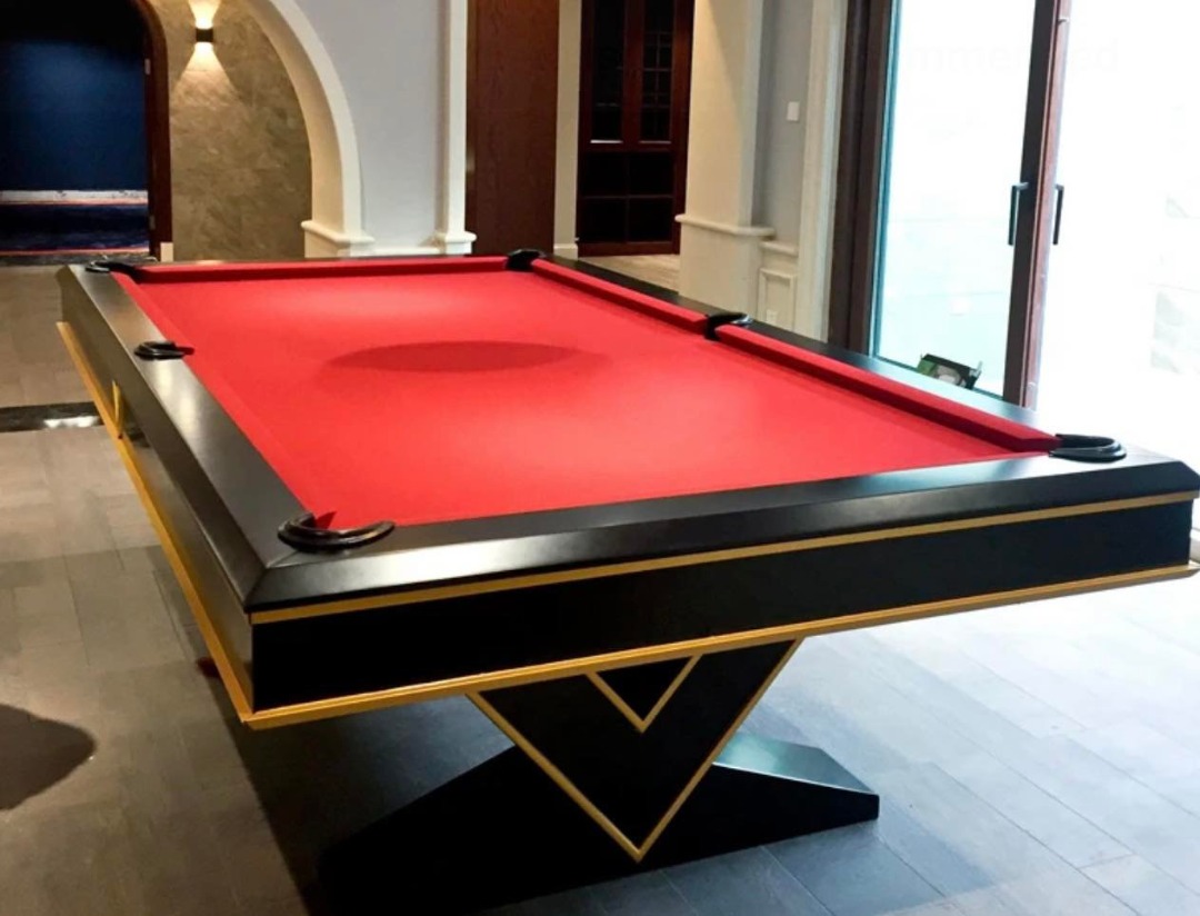 MAE LUXURY BILLIARD TABLE WITH COMPLETE SET OF ACCESSORIES, Sports ...