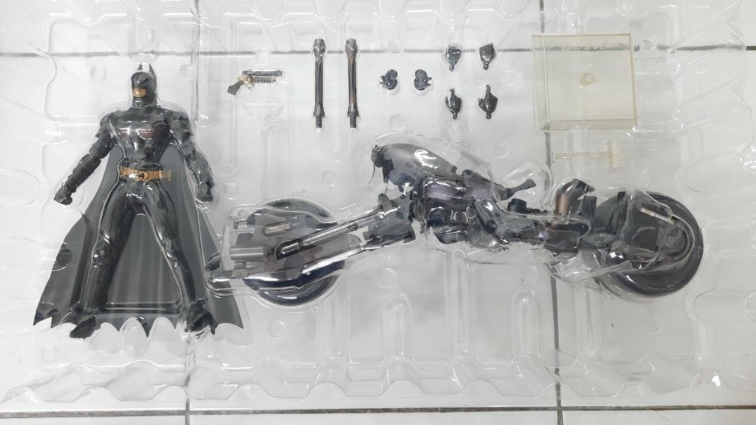 Movie Realization Batman & Bat-Pod, Hobbies & Toys, Toys & Games on ...