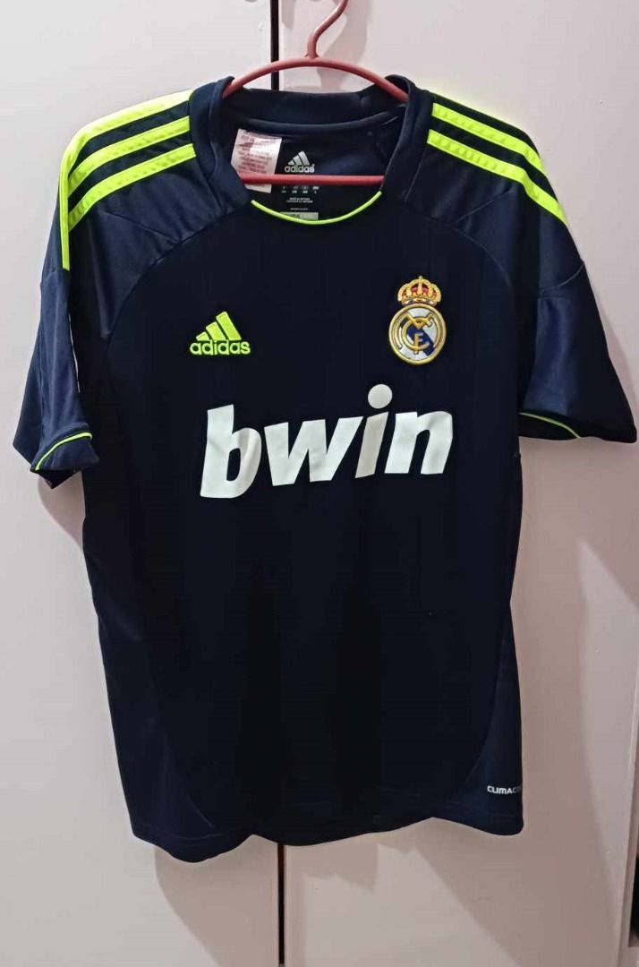 ORIGINAL RONALDO bwin Away Jersey, Men's Fashion, Activewear on Carousell