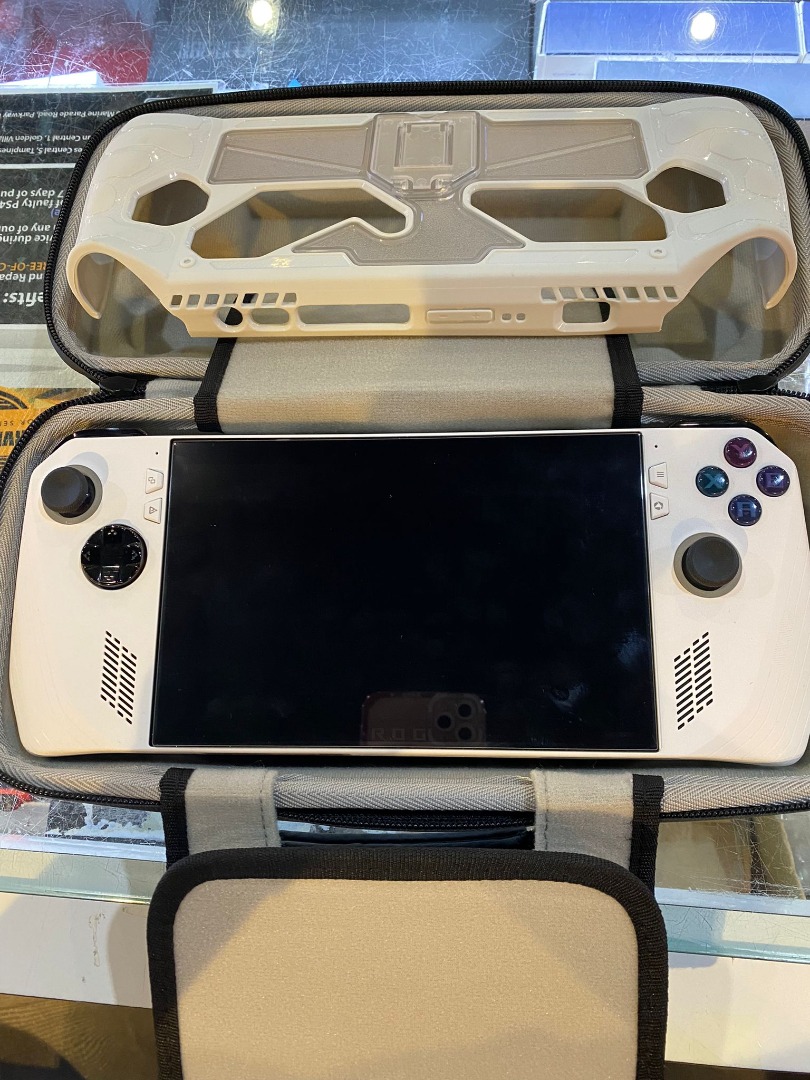 Preowned ROG ALLY 512GB, Video Gaming, Video Game Consoles, Others on ...