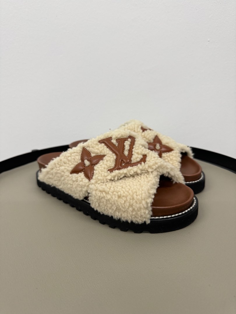 (RTP $1,930) LOUIS VUITTON LV PASEO COMFORT MULE FLAT, Luxury, Sneakers ...