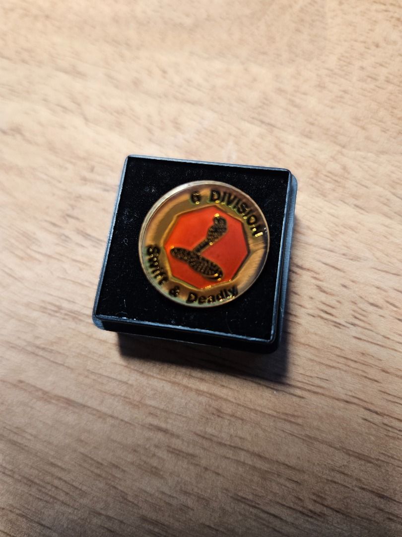 SAF Division Pin Badge, Hobbies & Toys, Memorabilia & Collectibles ...