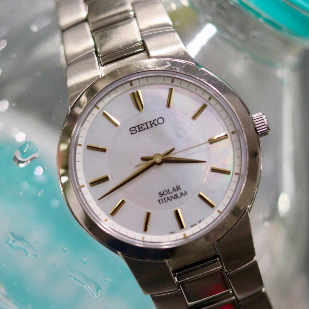 Seiko Solar Titanium MOP Dial, Fesyen Pria, Jam Tangan di Carousell