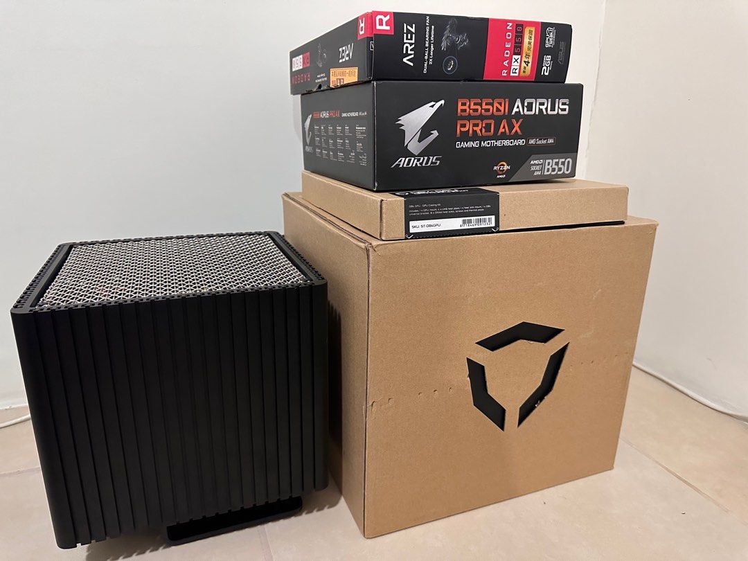Silent Powerhouse - Custom-Built DB4a Fanless Cube Z2 Desktop with AMD ...
