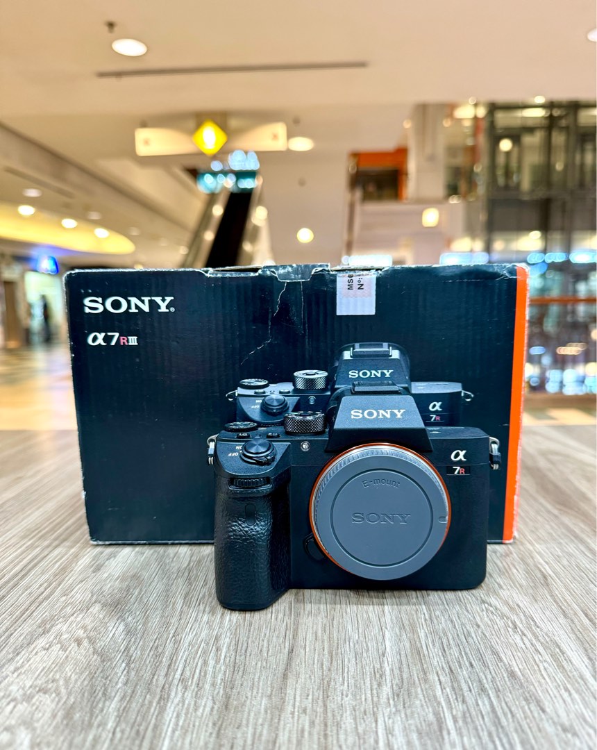 Sony A7R III Mark III Body Sc 9k (98% new), Photography, Cameras on Carousell