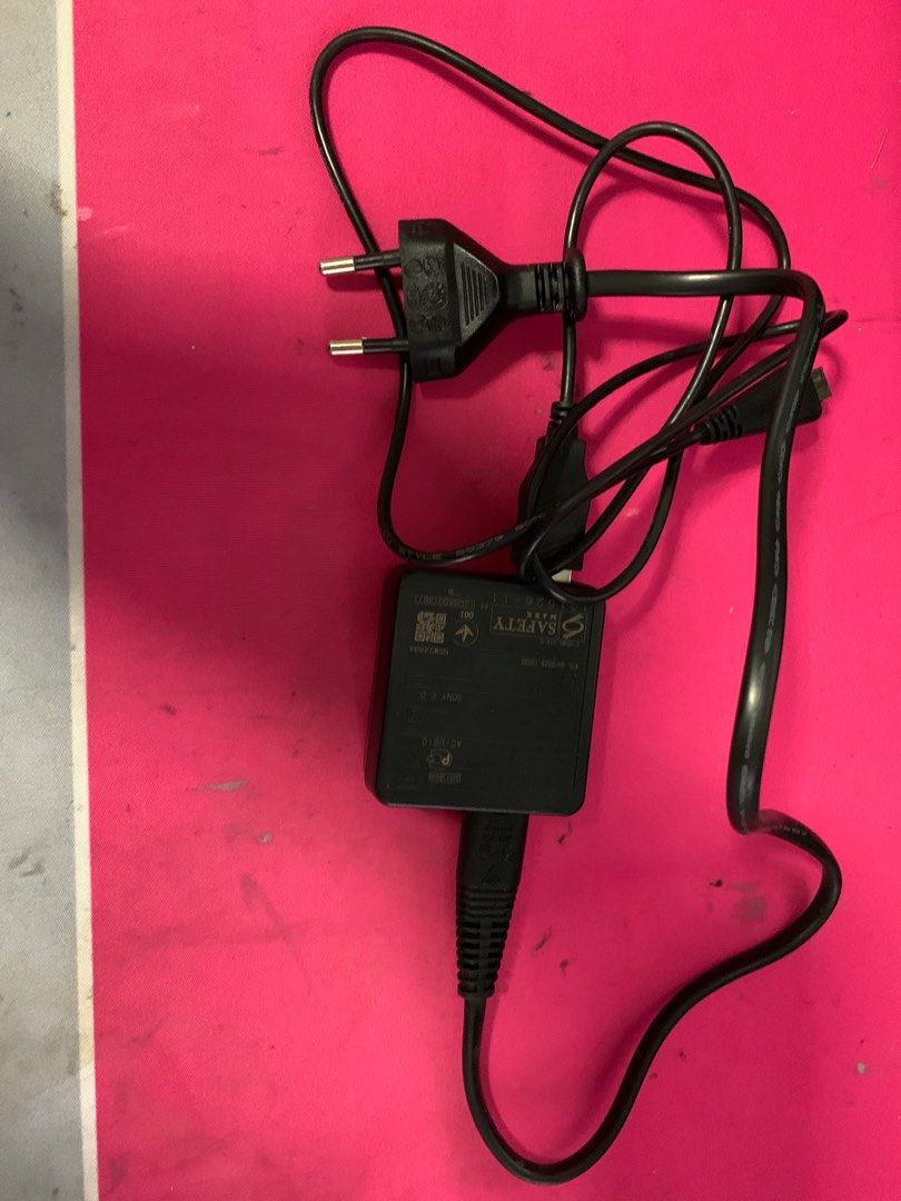 Sony Cybershot Type 3 USB cable and charger, Photography, Cameras on ...