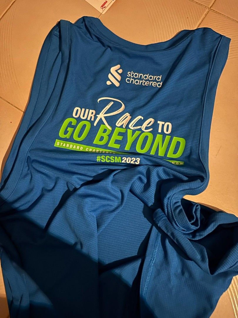 Standard Chartered Marathon Running Singlet, Men's Fashion, Activewear ...